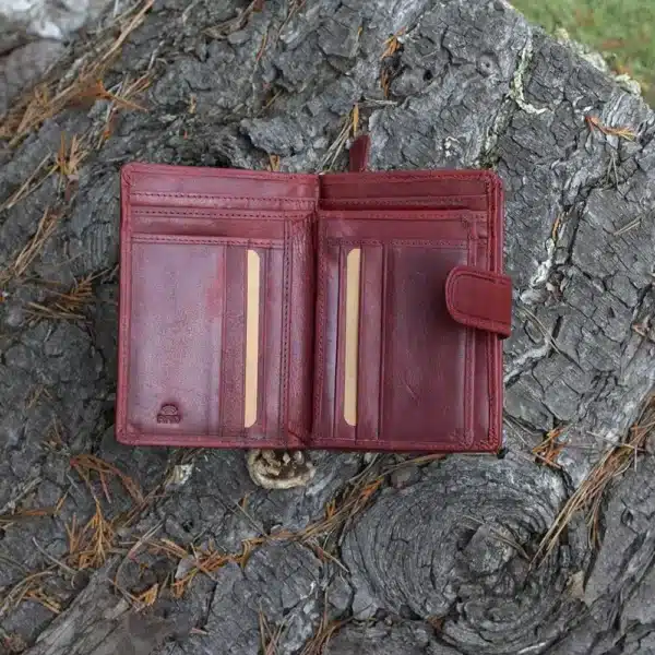 Artisan Women’s Leather Wallet UK | RFID & Handmade by Wombat
